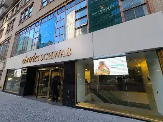 Charles Schwab - Midtown Manhattan | Manhattan NYC