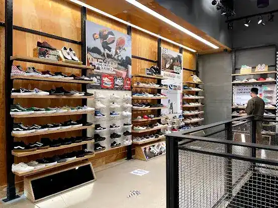 Vans - Midtown Manhattan | Manhattan NYC